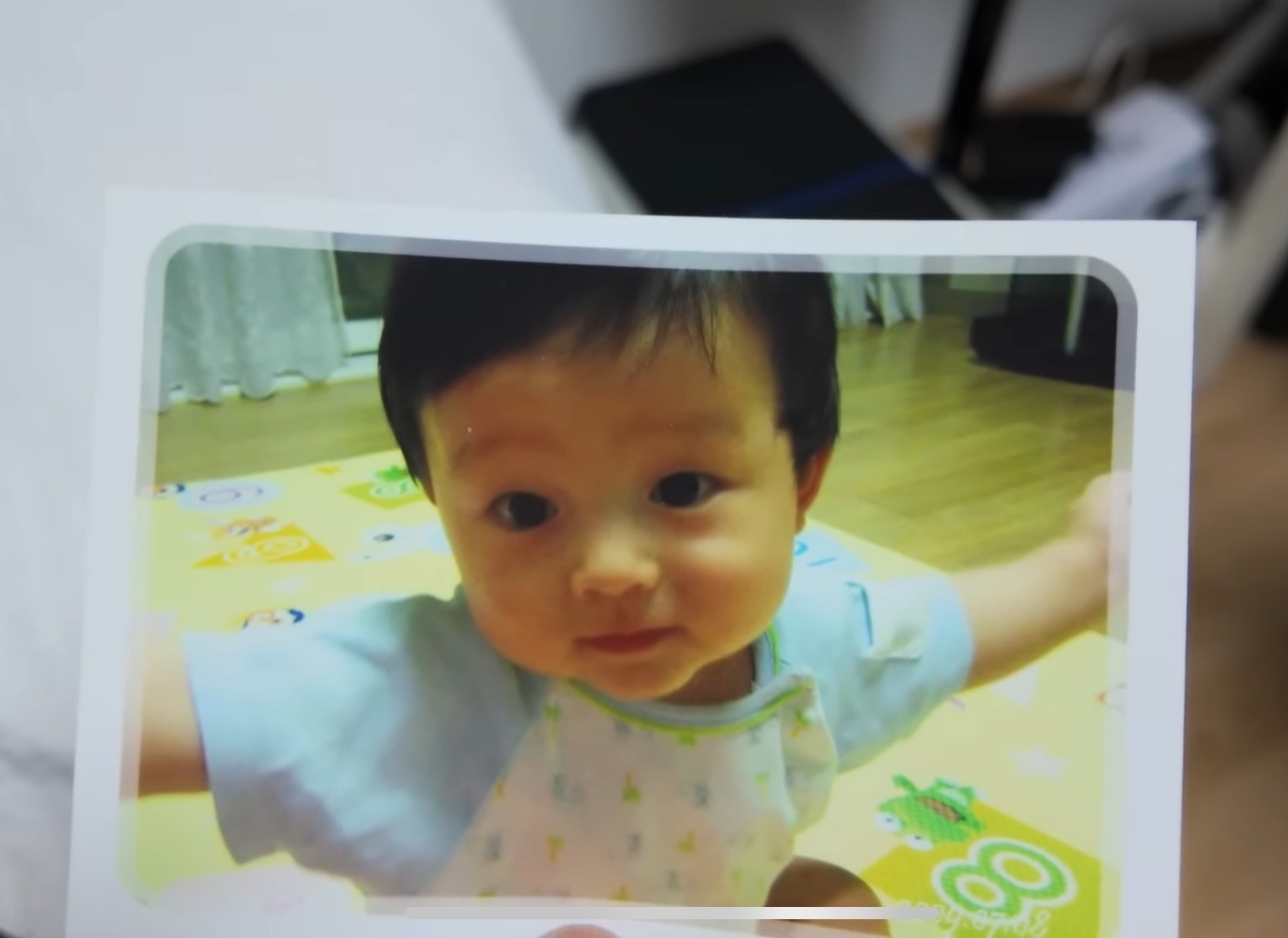 코르티스 성현 아기때 입던 배냇저고리랑 갓기때 사진ㅋㅋㅋ - 인스티즈(instiz) 연예 카테고리