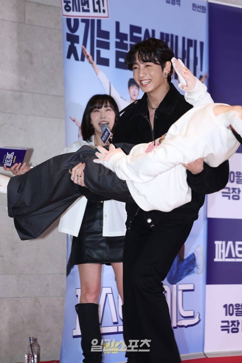 찐친 정국과 함께 신곡 세러데이프리처 챌린지 찍은 차은우 .jpg - 인스티즈(instiz) 이슈 카테고리