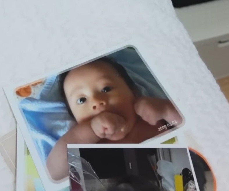 코르티스 성현 아기때 입던 배냇저고리랑 갓기때 사진ㅋㅋㅋ - 인스티즈(instiz) 연예 카테고리