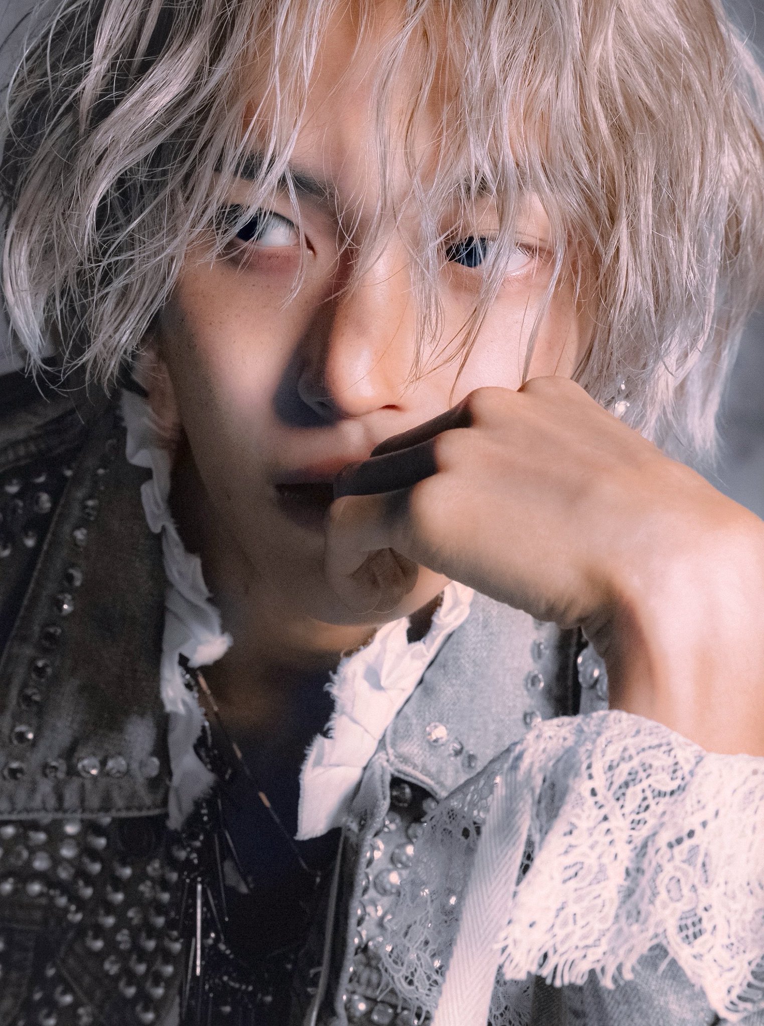 티저보고 신나서 못 자고 있는데 슬쩍 외친다 원빈아 사랑해 - 인스티즈(instiz) 연예 카테고리