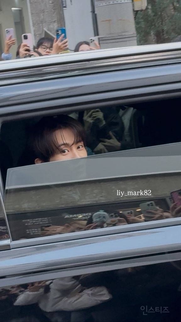 251124 코스알엑스 팝업스토어 참석한 NCT 마크 .jpg - 인스티즈(instiz) 이슈 카테고리