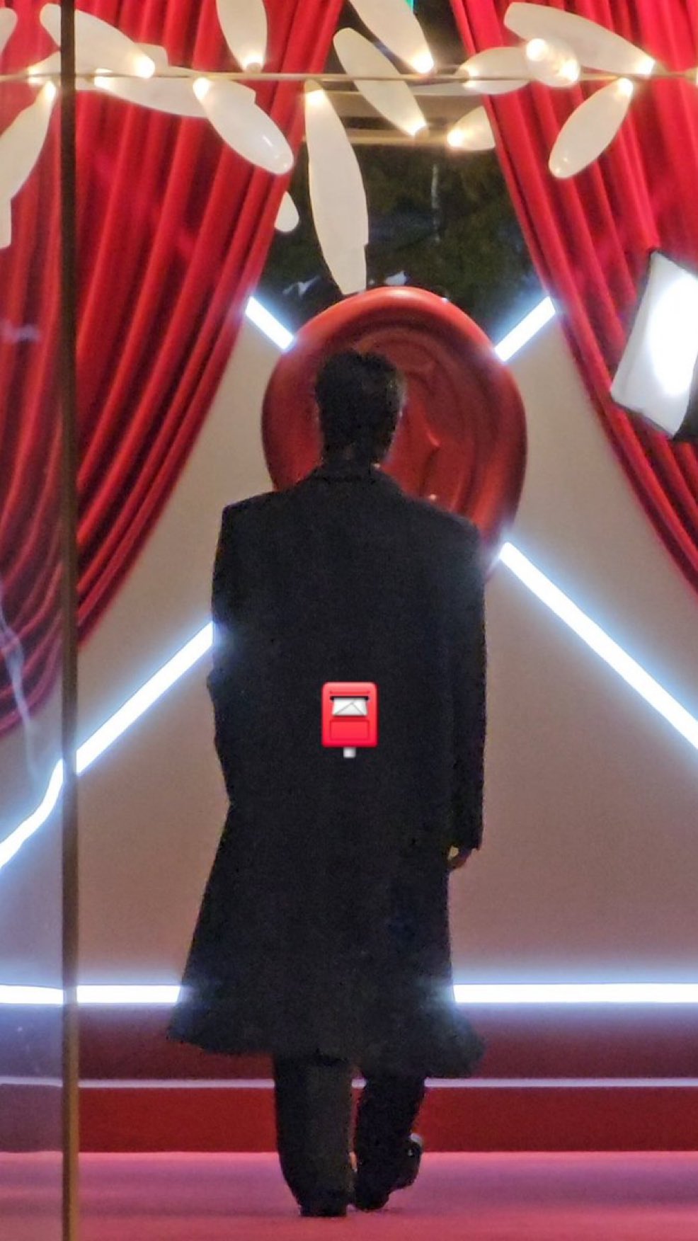 변우석) 변우석 롱코트다.... - 인스티즈(instiz) 드영배 카테고리