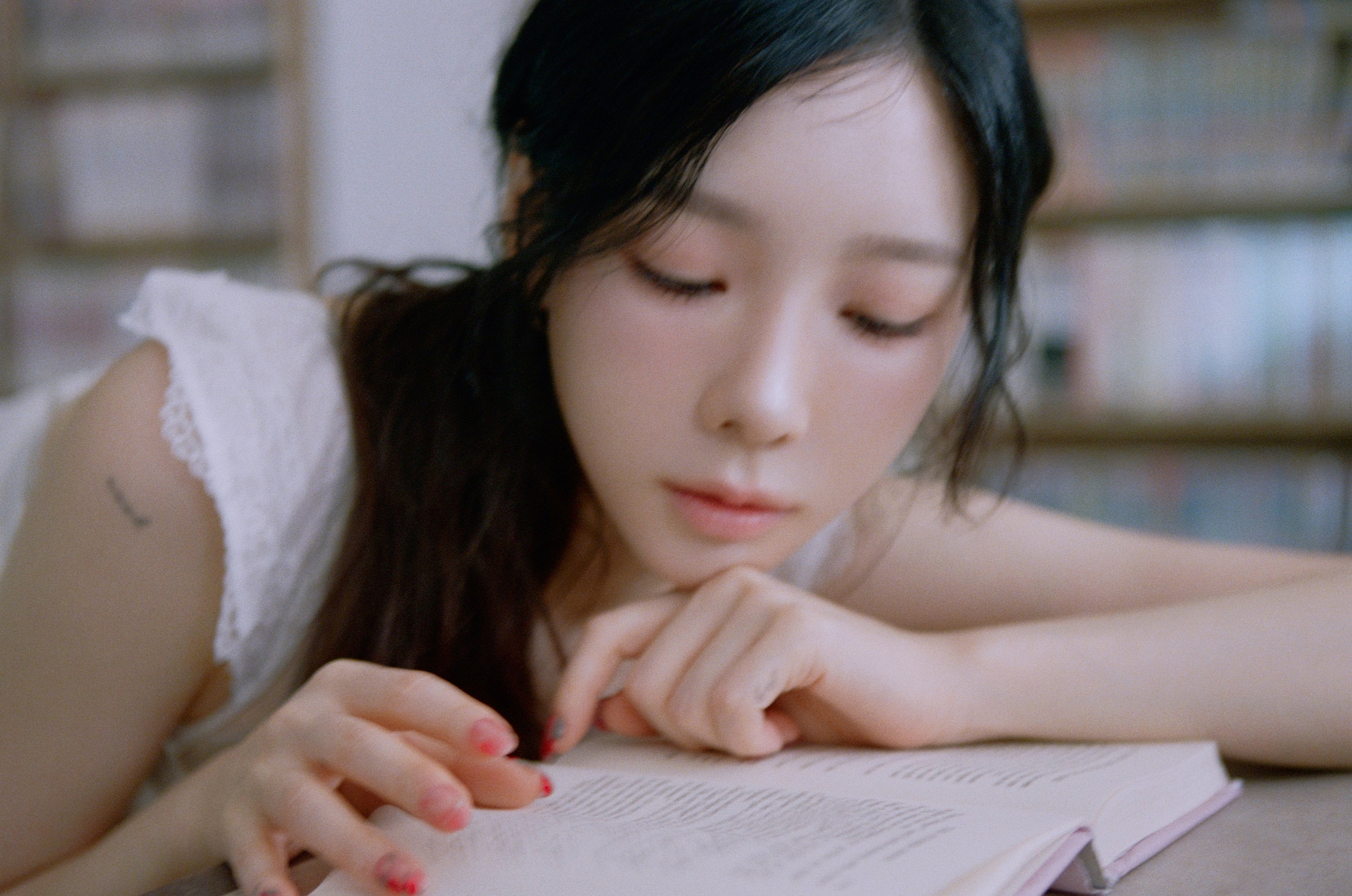 태연 뮤비 포토 느낌이 영화 스틸컷이야 너무 아름다워🌹 - 인스티즈(instiz) 연예 카테고리