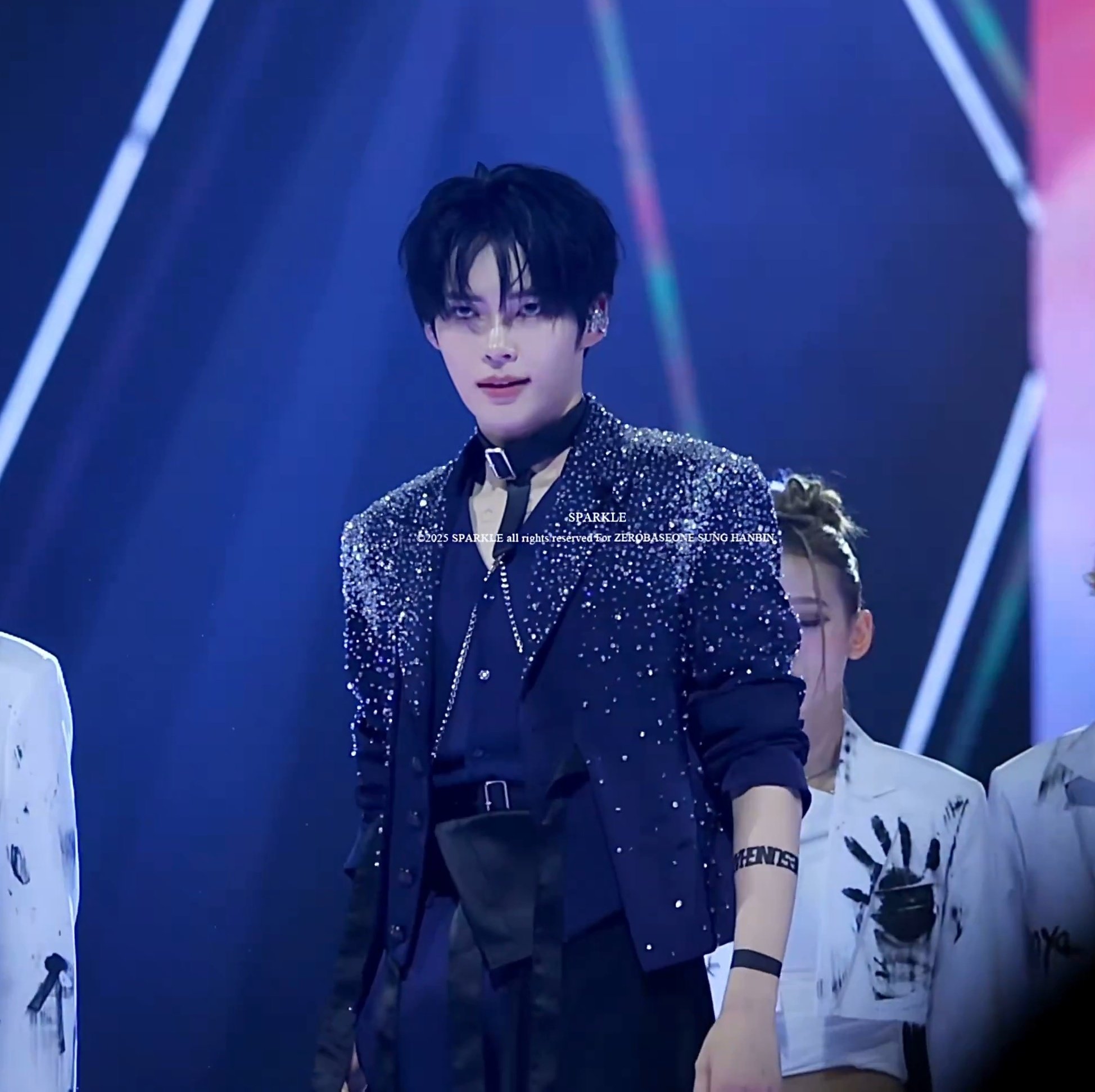 성한빈 흑발직캠 볼사람들 이미 봤겠지 - 인스티즈(instiz) 연예 카테고리