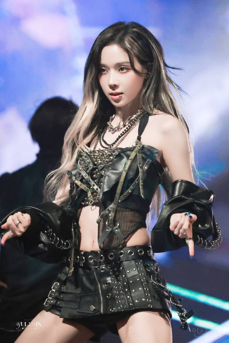 251129 홍콩 MAMA 에스파 카리나 윈터 사진들 - 인스티즈(instiz) 이슈 카테고리