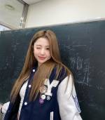 [잡담] 헐 허윤진(yes.연대 과잠💙) 인스타 업뎃함 - 인스티즈(instiz) 연예 카테고리