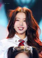 아이브 I AM 뮤비 찍다가 응급실가서 7바늘 꿰맸던 장원영.jpg - 인스티즈(instiz) 이슈 카테고리