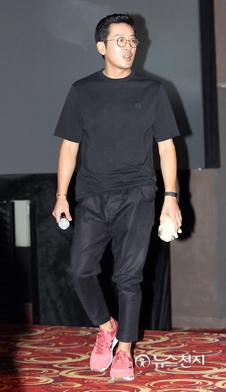 키 184cm에 몸무게 80kg정도 나간다는 하정우 몸매 - 인스티즈(instiz) 인티포털 카테고리