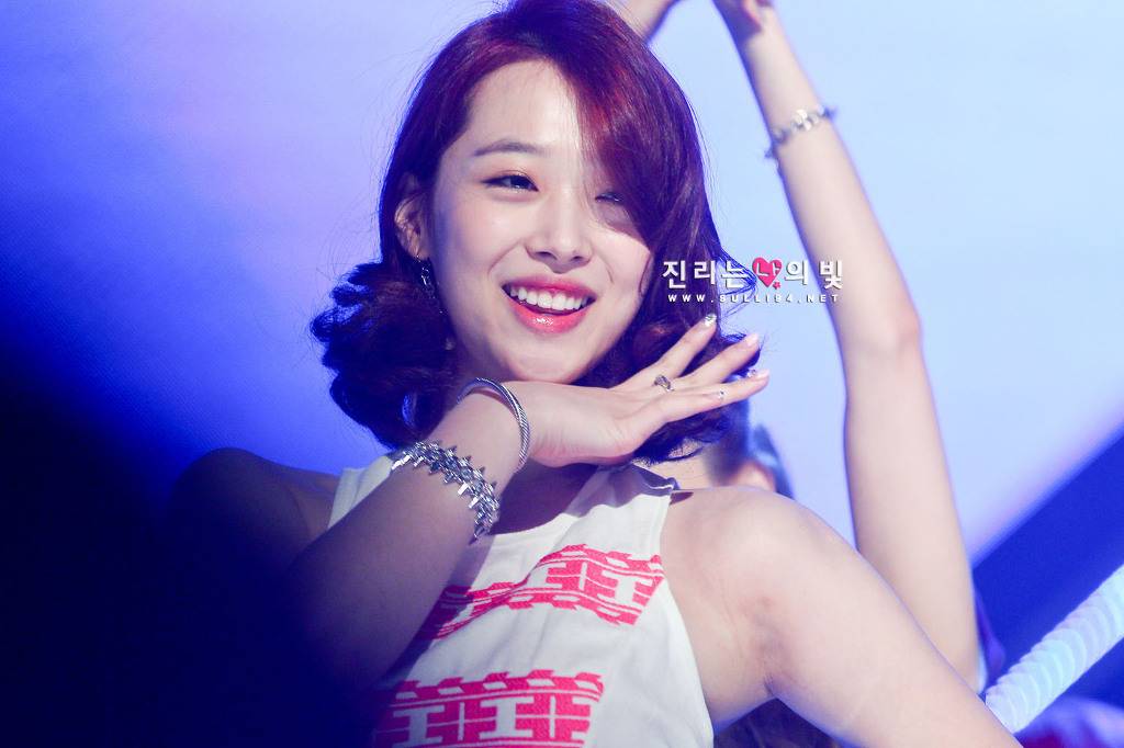 설리 겨드랑이 움짤.JPGIF (feat.농심) - 인스티즈(instiz) 이슈 카테고리