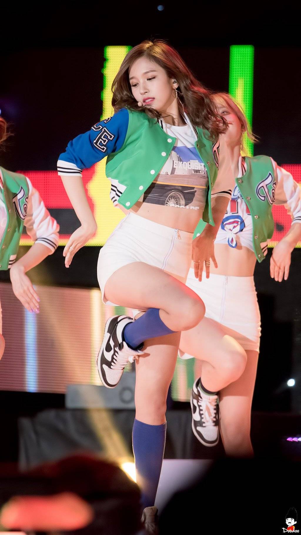 청순한 얼굴 + 귀여운 옷 + 섹시한 몸매 = 묘이 미나 - 인스티즈(instiz) 이슈 카테고리