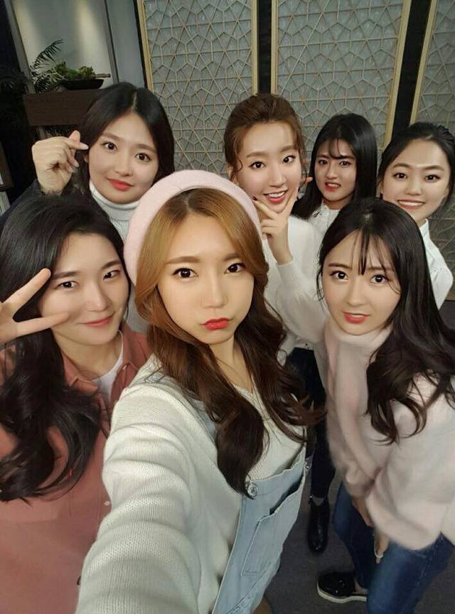 흰눈이 기쁨되는날 ~ 7공주 근황.jpg - 인스티즈(instiz) 인티포털 카테고리