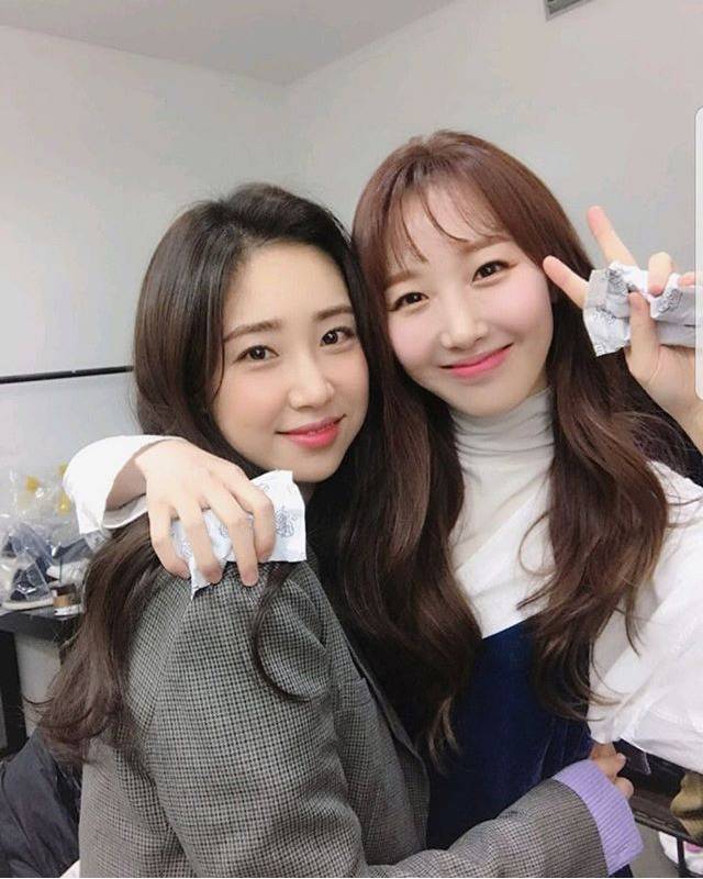 오늘자 최희와 김세희 - 인스티즈(instiz) 이슈 카테고리