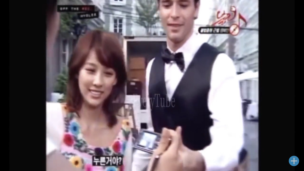 잘생긴 영국남자모델한테 번호따이는 이효리.jpg - 인스티즈(instiz) 이슈 카테고리