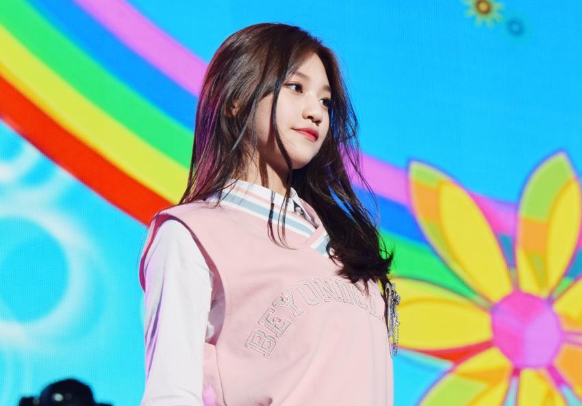 ioi 아이오아이 모델 포스 맴버 도쮸 도우!(김도연) 짤 (feat. 이뻐) (I.O.I) - 인스티즈(instiz) 인티포털 카테고리