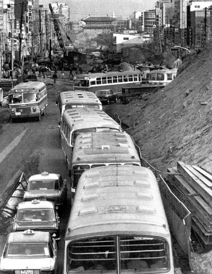 1970~80년대의 옛날 버스안 풍경과 버스 안내양 - 인스티즈(instiz) 인티영상 (종료) 카테고리