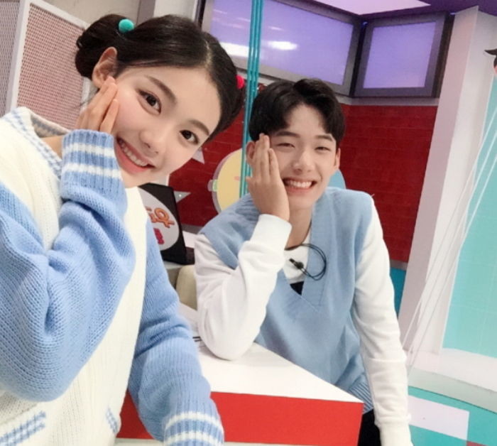 에이프릴 진솔의 뒤를 잇는 보니하니 새 여자 MC - 인스티즈(instiz) 이슈 카테고리