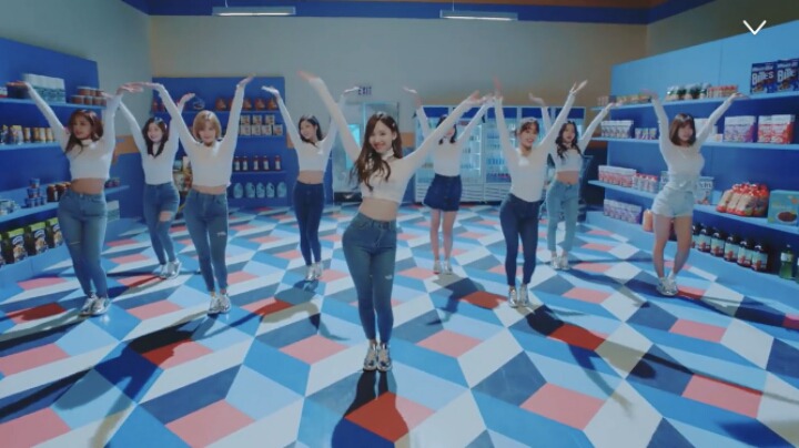 흰티에 청바지 입은 티저속 트와이스 몸매 인스티즈 Instiz 이슈 카테고리