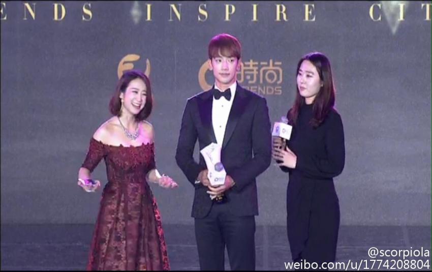 [비] 10kg이상 감량한 듯한 어제자 정지훈 수트핏.jpgif - 인스티즈(instiz) 이슈 카테고리