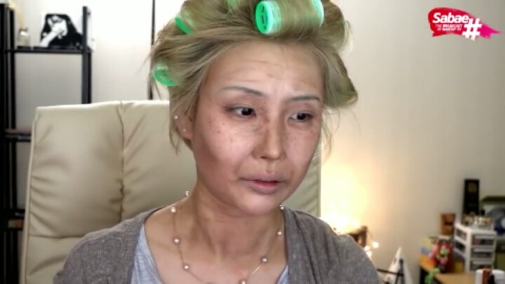 흔한 뷰티유튜버의 노인 분장.jpg - 인스티즈(instiz) 인티포털 카테고리
