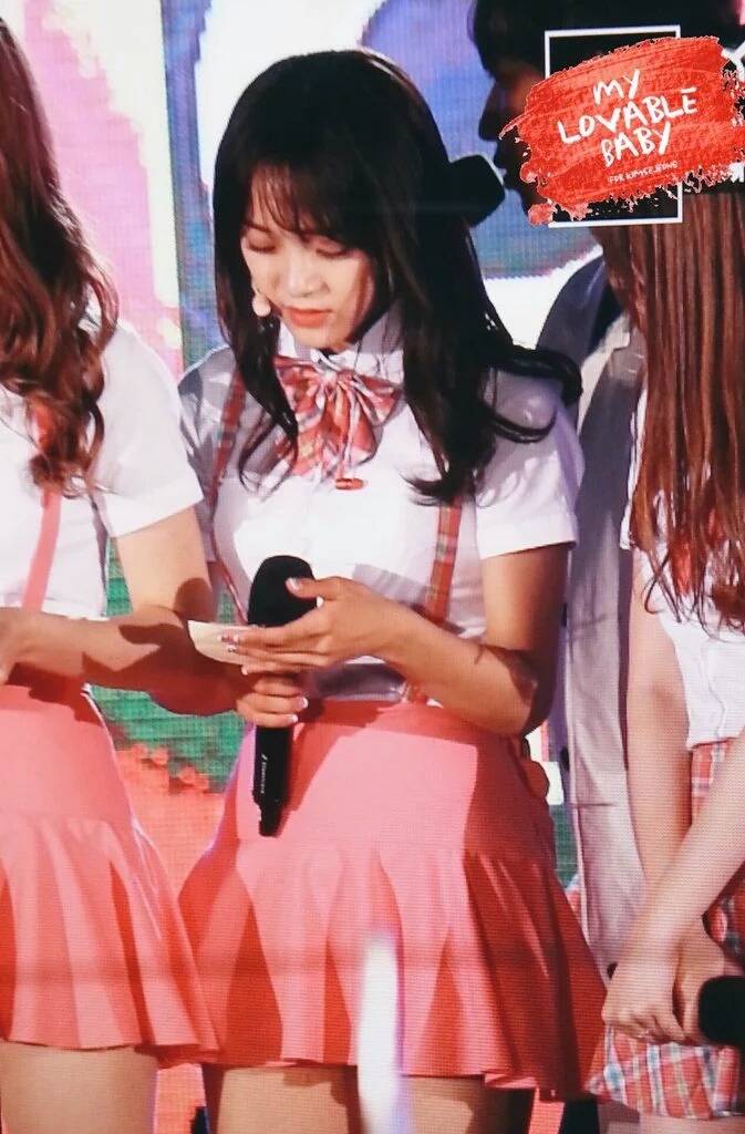 오늘자 IOI 김세정 게릴라콘서트.jpg - 인스티즈(instiz) 이슈 카테고리