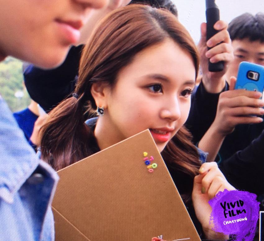 양갈래머리한 오늘자 트와이스 채영 - 인스티즈(instiz) 이슈 카테고리