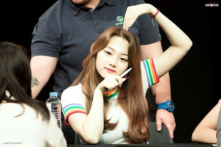 ioi) 오늘자 팬싸 강미나 - 인스티즈(instiz) 이슈 카테고리