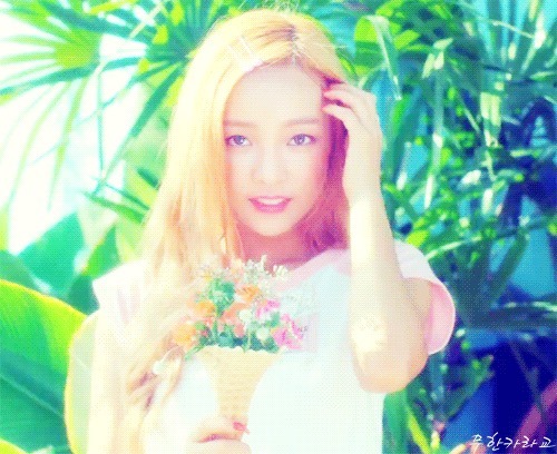 구하라 2015/7 코스모폴리탄 화보 - 인스티즈(instiz) 이슈 카테고리