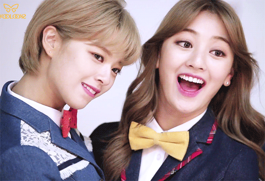 [twice] 오늘자 트와이스 스쿨룩스 화보 메이킹 영상 움짤.gif - 인스티즈(instiz) 이슈 카테고리