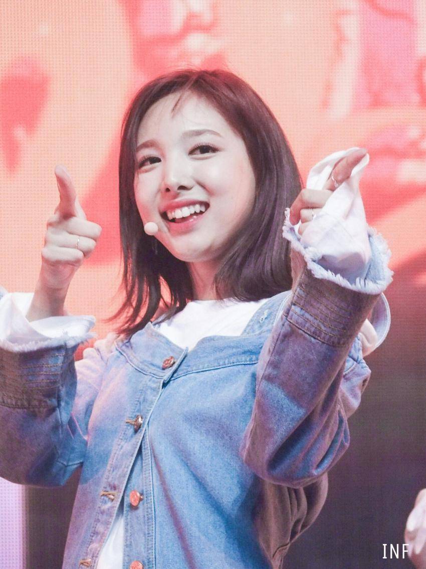 Re:이쁜 나연~찡이지만 과자흘리는 칠칠맞은 나연이 - 인스티즈(instiz) 이슈 카테고리