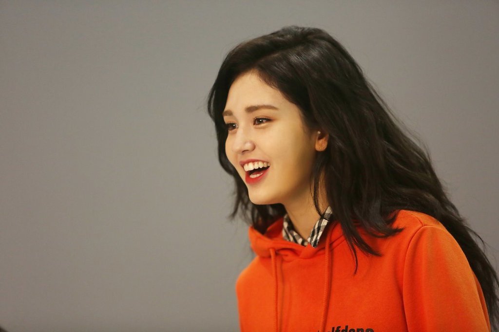 전소미 청바지 광고촬영현장.jpggif - 인스티즈(instiz) 이슈 카테고리