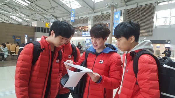 [LOL] 출국하는 SKT.JPG - 인스티즈(instiz) 이슈 카테고리