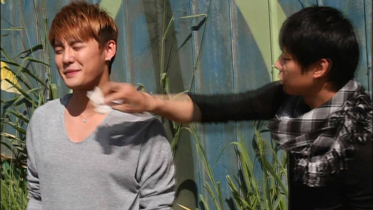 JYJ, 준수 코 닦아주는 유천 - 인스티즈(instiz) 이슈 카테고리