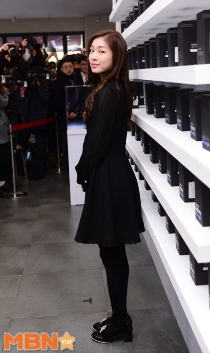 오늘 SKT갤럭시s7 개통식에 참석한 김연아 - 인스티즈(instiz) 이슈 카테고리