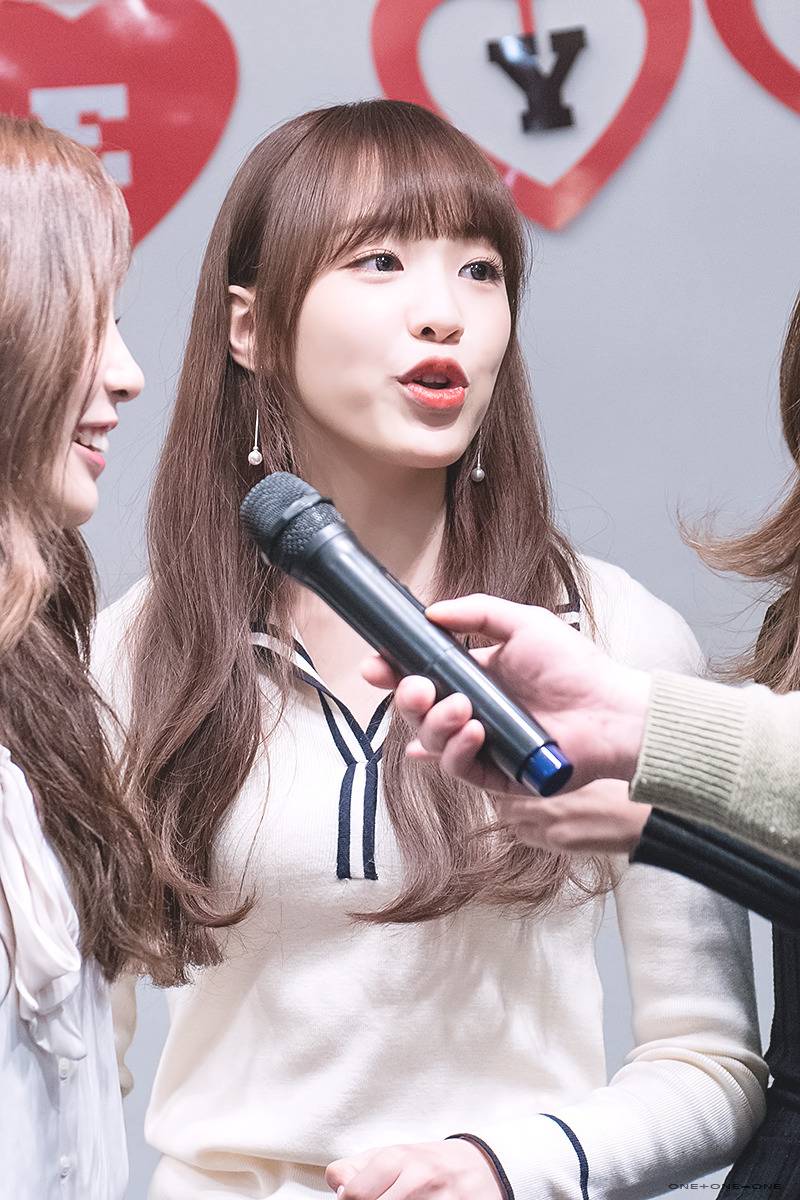 180316 APRIL X SUITS KNIGHTS - 에이프릴의 정장방 V 라이브 - 인스티즈(instiz) 인티영상 (종료) 카테고리