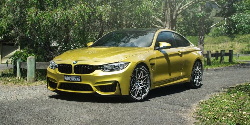 2016 BMW M4 vs 2016 Mercedes-AMG C63 S Coupe - 인스티즈(instiz) 이슈 카테고리