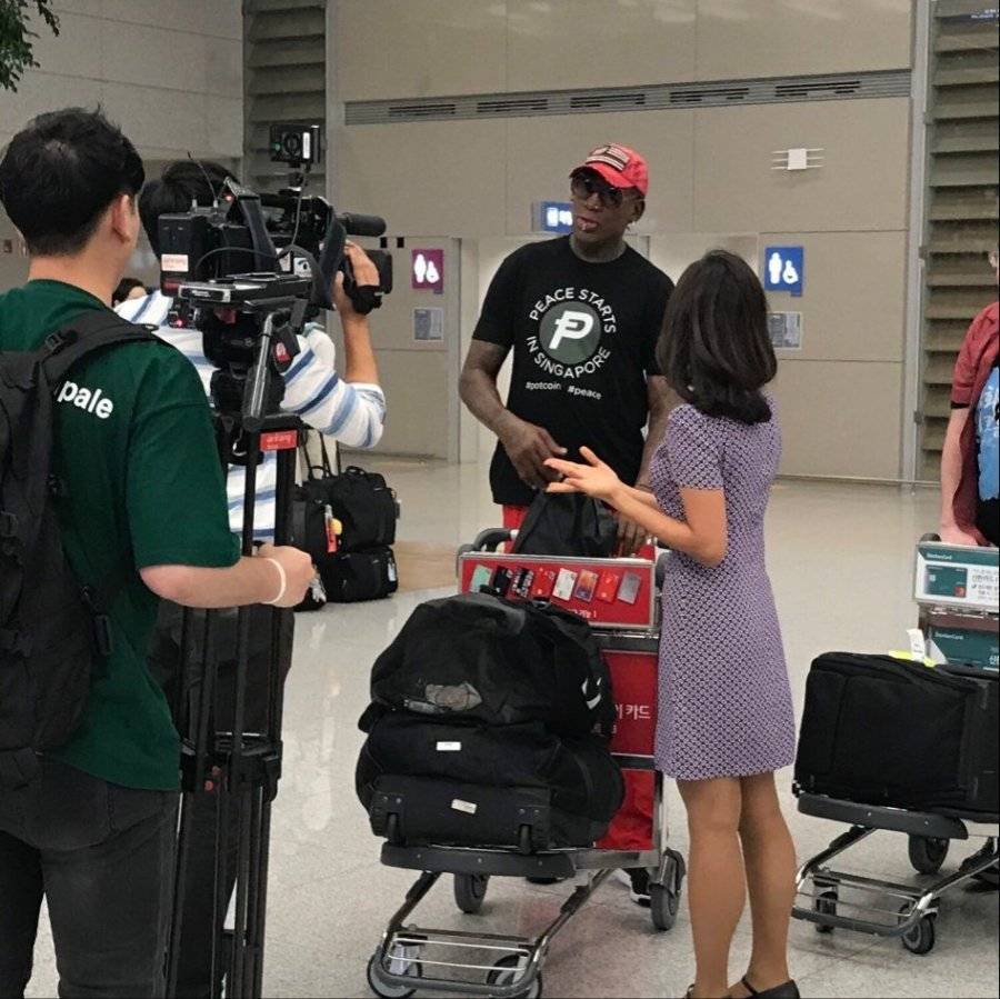 오늘자 깜짝 방한.jpg - 인스티즈(instiz) 이슈 카테고리