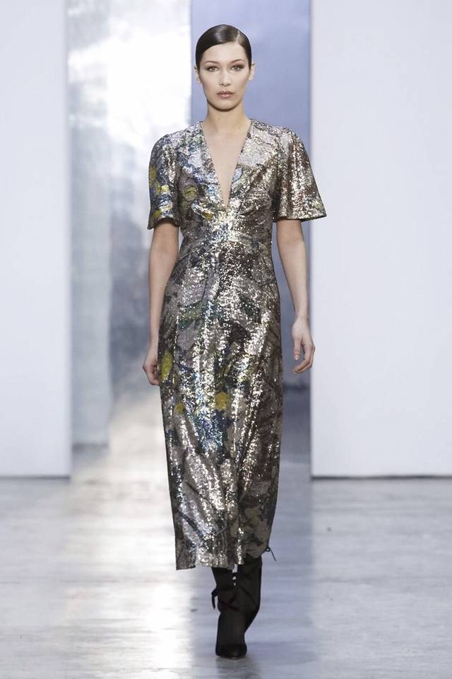 2017 F/W Carolina Herrera 컬렉션 (배윤영) - 인스티즈(instiz) 이슈 카테고리