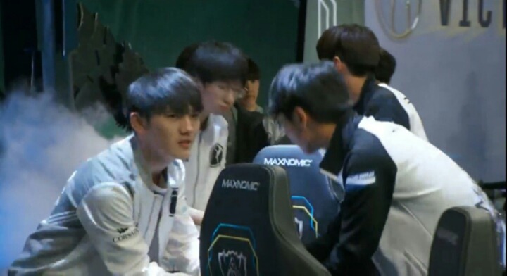 kt롤스터 IG에게 3:2패배하면서 롤드컵 8강 탈락....jpg - 인스티즈(instiz) 이슈 카테고리