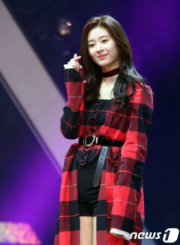 [아이즈원] 김민주 실시간 인스티즈 Instiz 이슈 카테고리