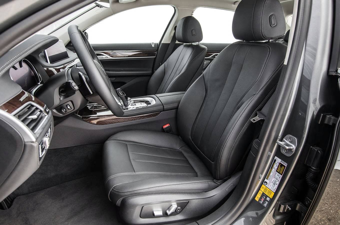 제네시스 EQ900 vs 렉서스 LS vs BMW 7시리즈 vs 링컨 컨티넨탈 - 인스티즈(instiz) 이슈 카테고리