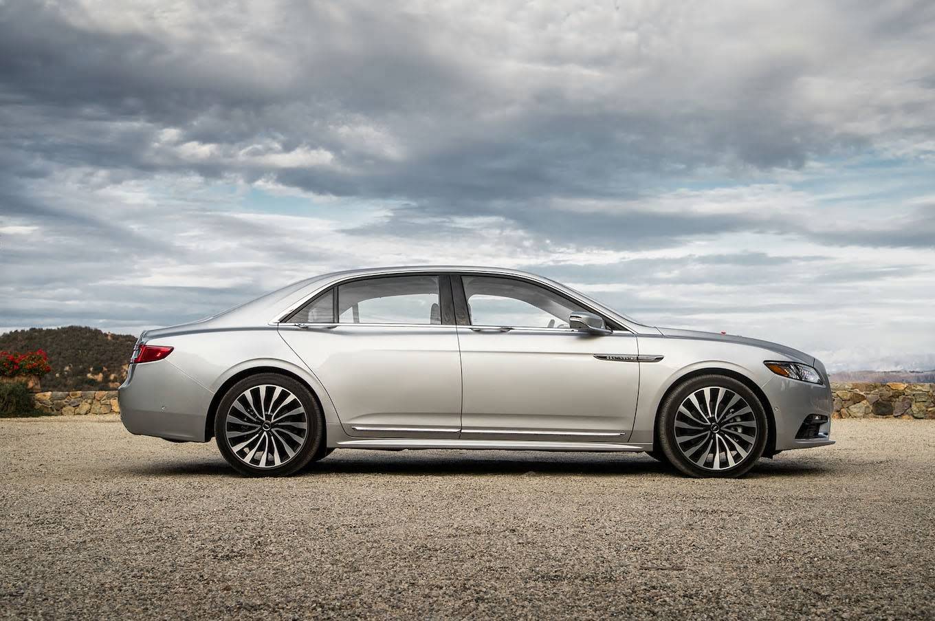 제네시스 EQ900 vs 렉서스 LS vs BMW 7시리즈 vs 링컨 컨티넨탈 - 인스티즈(instiz) 이슈 카테고리