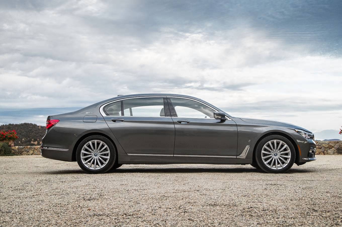 제네시스 EQ900 vs 렉서스 LS vs BMW 7시리즈 vs 링컨 컨티넨탈 - 인스티즈(instiz) 이슈 카테고리