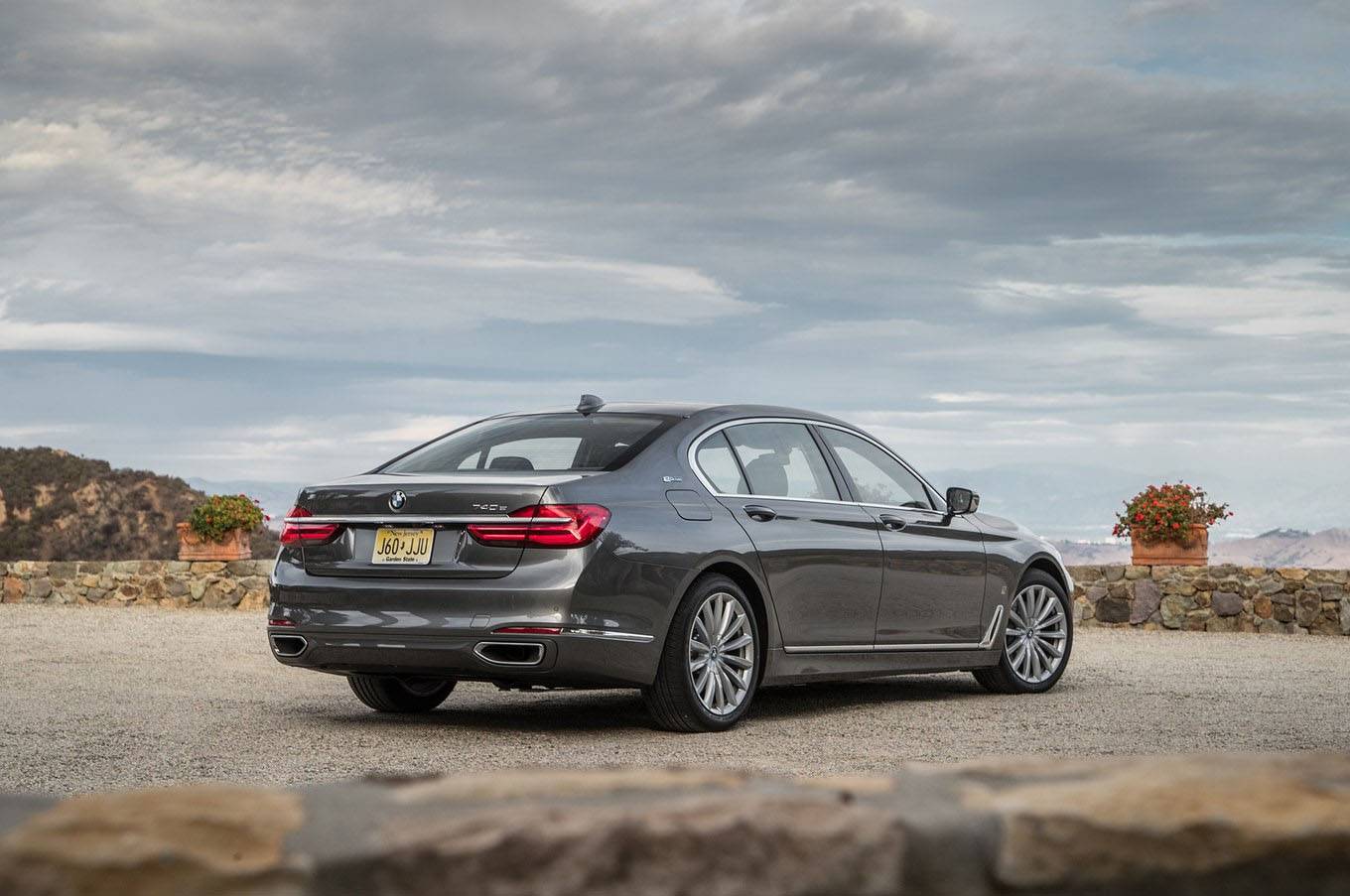 제네시스 EQ900 vs 렉서스 LS vs BMW 7시리즈 vs 링컨 컨티넨탈 - 인스티즈(instiz) 이슈 카테고리