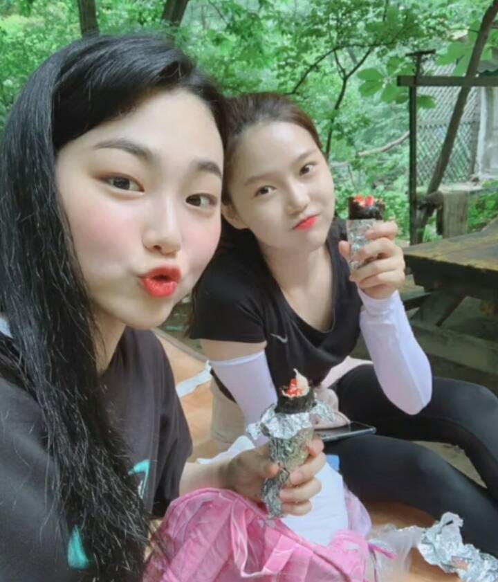 오마이걸 효정,구구단 미나 등산 인증샷 (재업) - 인스티즈(instiz) 이슈 카테고리