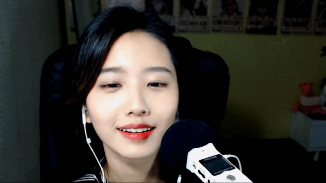 ASMR녹음하는 아프리카인.GIF - 인스티즈(instiz) 이슈 카테고리