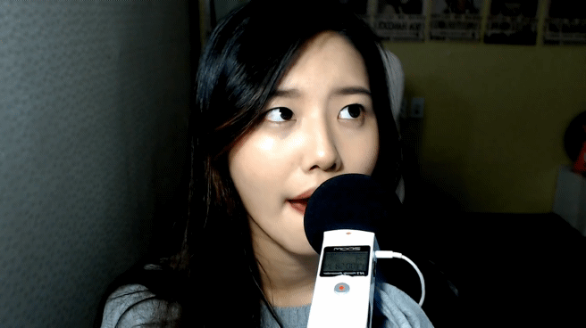 ASMR녹음하는 아프리카인.GIF - 인스티즈(instiz) 이슈 카테고리