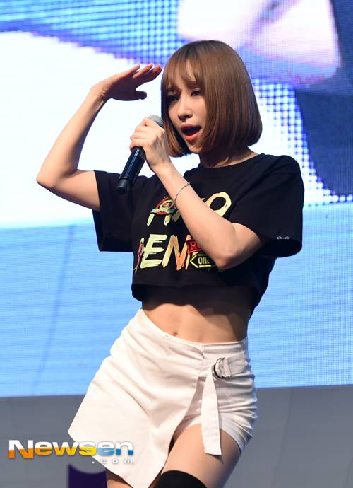 오늘자 exid 하니 복근 ㄷㄷㄷ.jpg - 인스티즈(instiz) 인티포털 카테고리