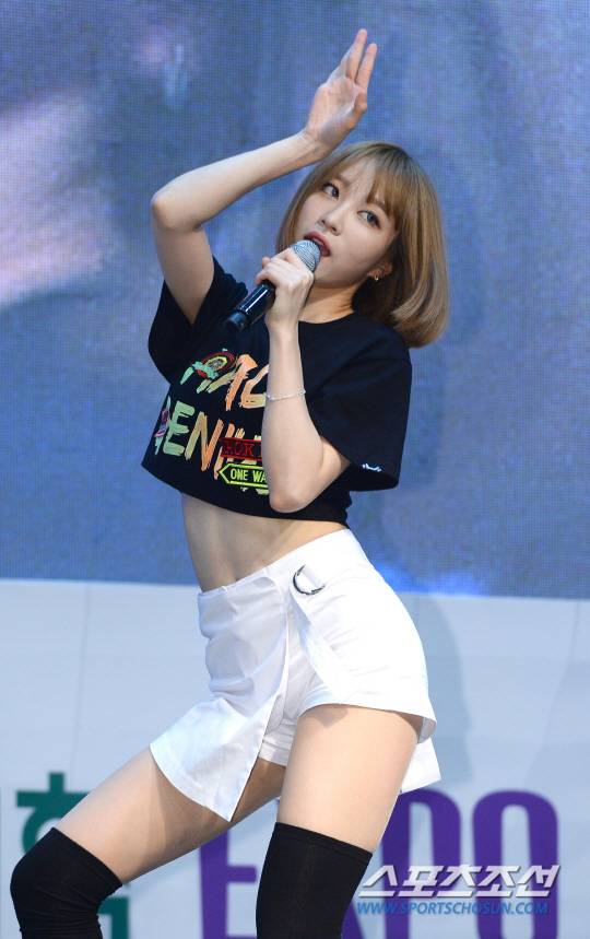 오늘자 exid 하니 복근 ㄷㄷㄷ.jpg - 인스티즈(instiz) 인티포털 카테고리