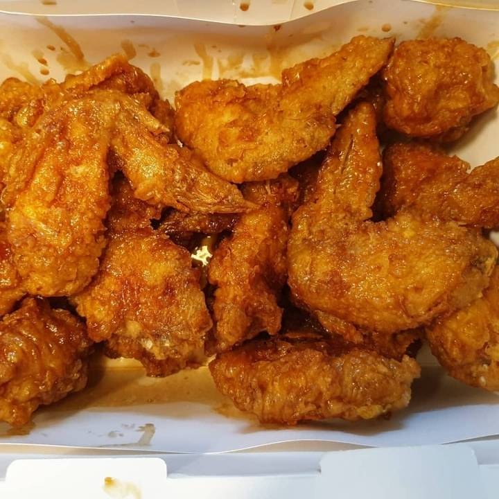 교촌 허니콤보 맛에 간장치킨 맛이 더해졌다는 BHC 신상 치킨 - 인스티즈(instiz) 이슈 카테고리