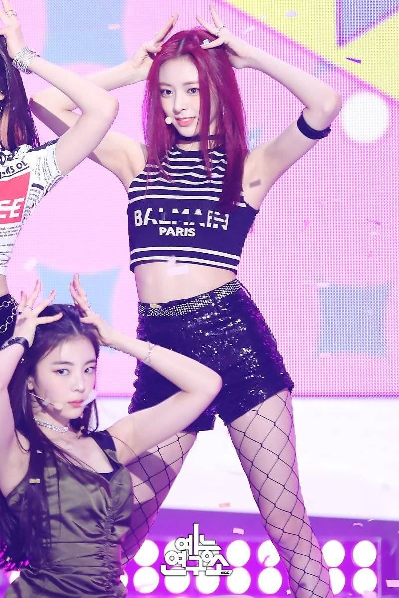 있지 ITZY 막내 유나 화려한 분위기.jpgif - 인스티즈(instiz) 이슈 카테고리